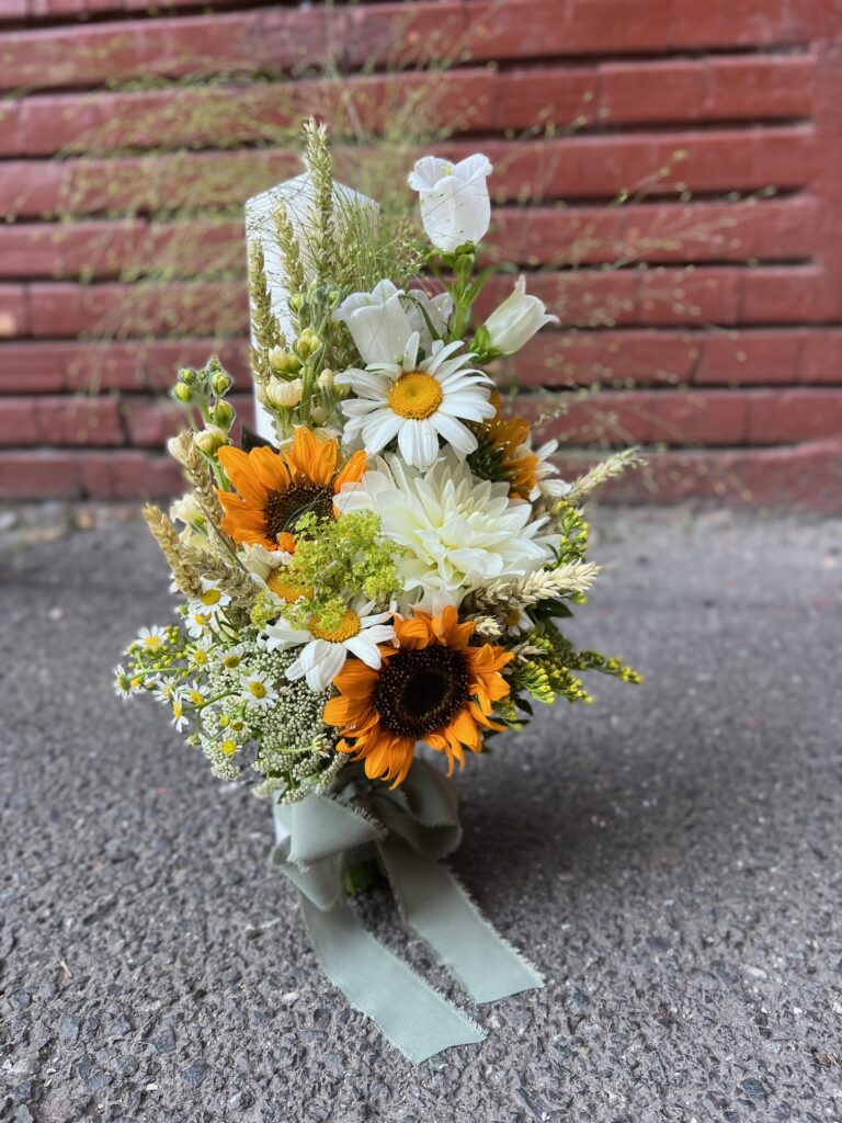 Lumanare de botez cu flori de camp | IMOD Flowers